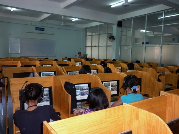 Language laboratory, Facilities, About Us, Lac Hong University